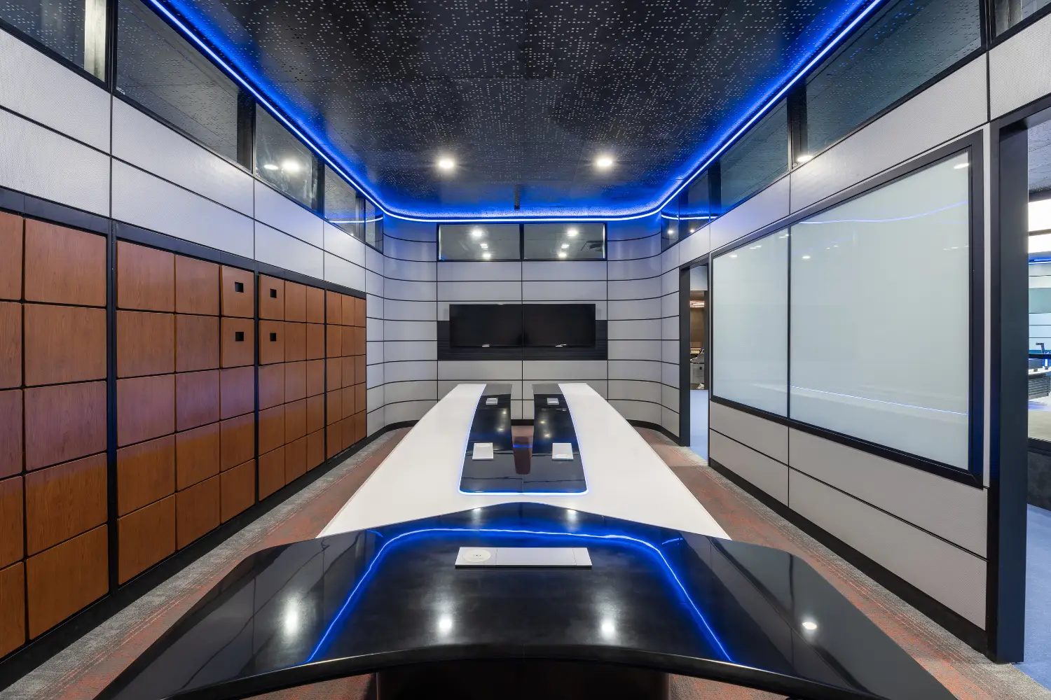 Experience Center | Immersive Control Room & Ergonomic Console ...