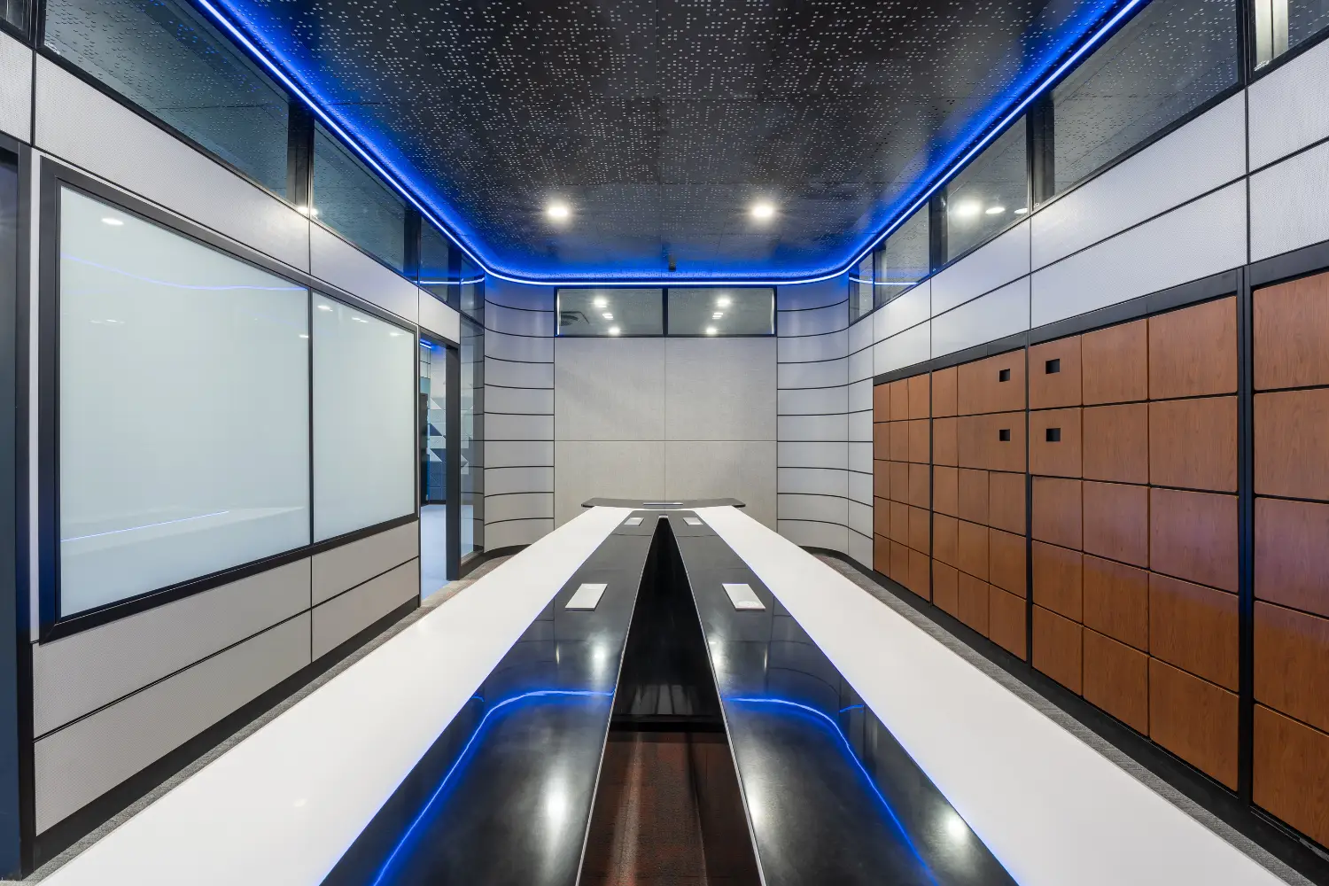 Experience Center | Immersive Control Room & Ergonomic Console ...